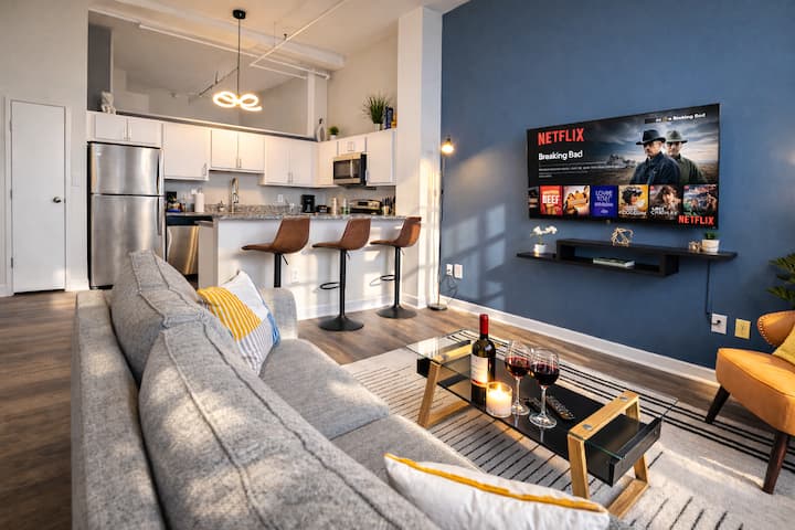 Downtown Indy 1br | Free Parking + City Views - Indianapolis, IN