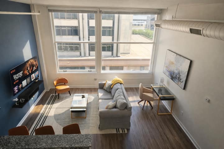 Free Parking · Skywalk · Walkable Downtown 1br - Indianapolis, IN