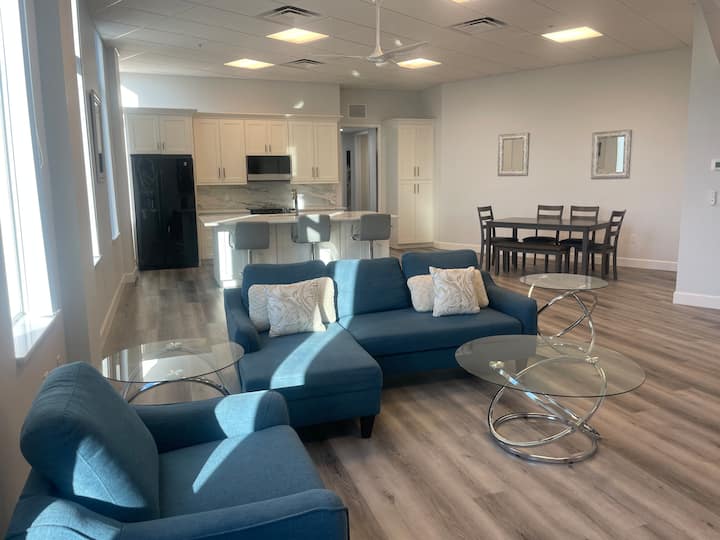 On Dona Bay - Penthouse Condo - Venice, FL