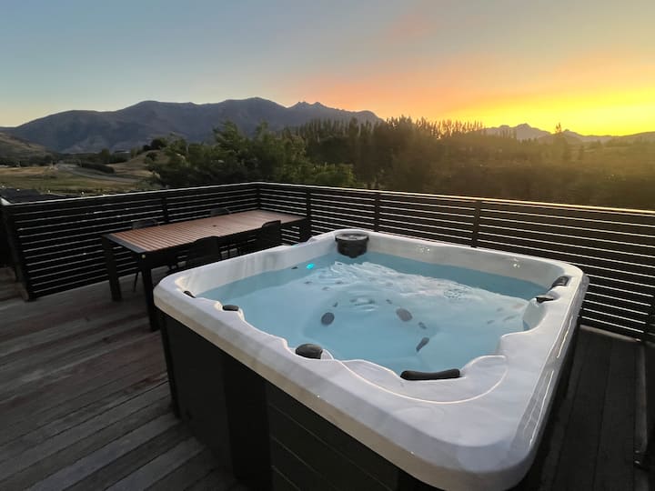 Privacy With Panoramic Views, Right In Arrowtown - Arrowtown