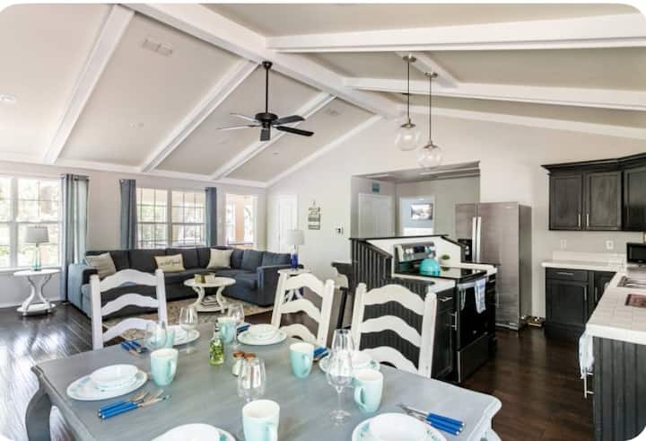 Shoreline Retreat W/8 Beds Pet Friendly - Pottsboro, TX