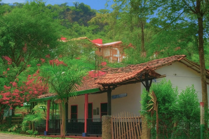 Casa Boutique La Montoya/ Your Farm. - Curiti