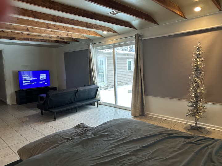 Private House 1 Bedroom 1 Bath Ground-floor - Warren, OH