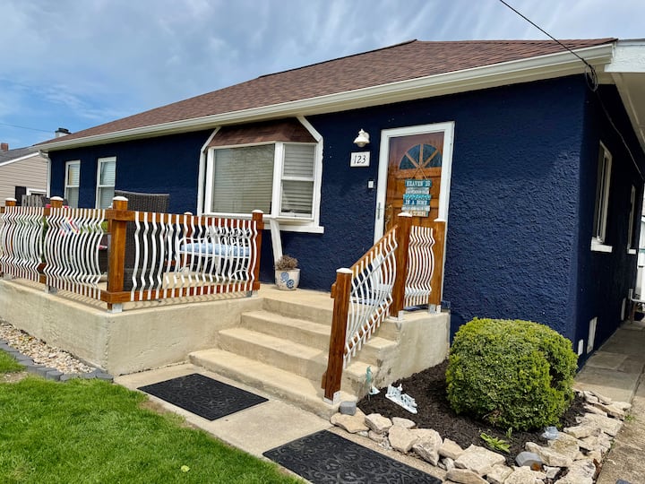 Charming Lake View House - Port Clinton, OH