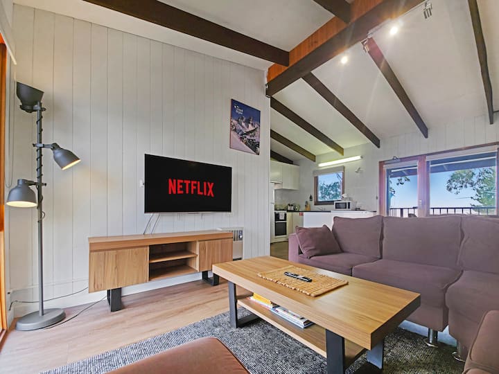 Lake Views • Central Location • Ski Storage • Wifi - 金德拜恩