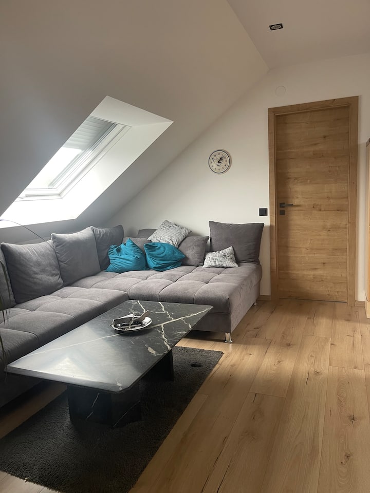 Moderne Dachgeschoss Whg. Für Monteure / Familien - Bielefeld