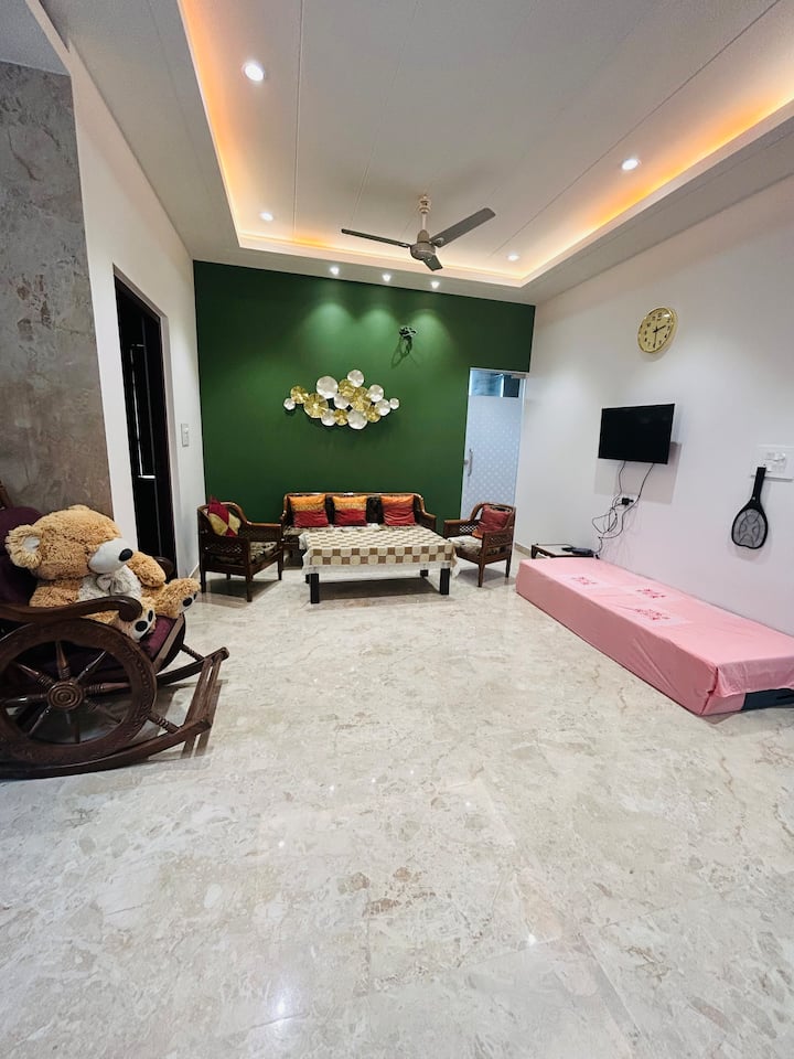 Abhinandan Homestay, 2bhk On 1f, Comp Bed Tea - Haldwani