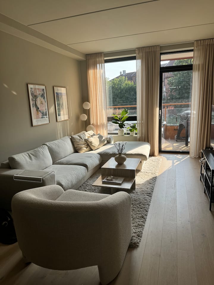 Moderne Leilighet Med Balkong – Sentralt I Oslo - Oslo