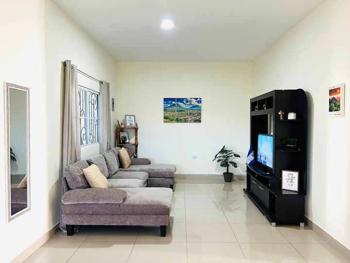 Casita Reyes - El Salvador
