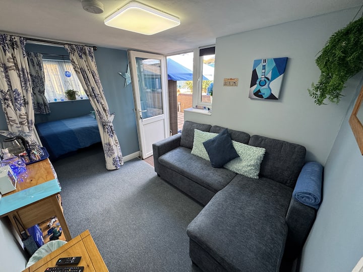 Cute & Quirky, Blue Studio Flat - Bewdley