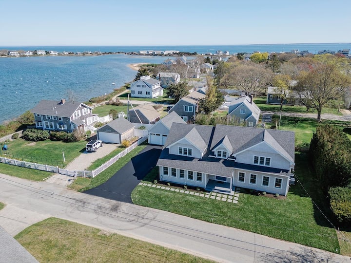 All-new, Large Cape W/ Water Views. Walk To Beach. - Woods Hole, MA