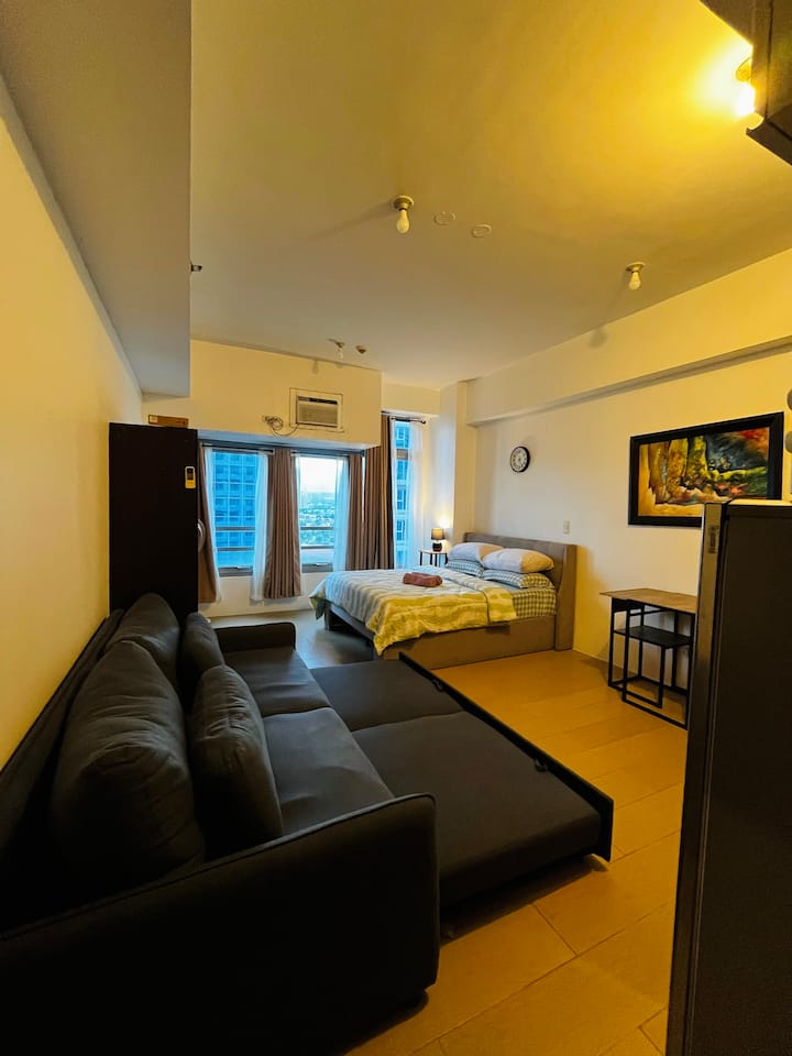 Lg3 Eastwood Condo Wifi/netflix/free Pool+parking - Taytay