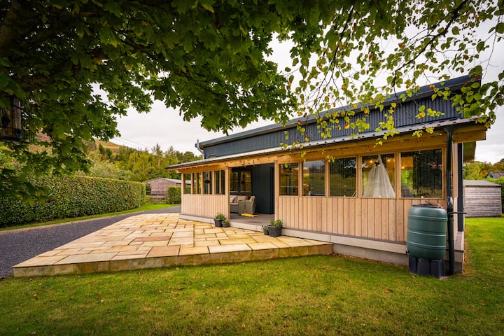 Stylish Eco Cabin For 2 In Peaceful Rural Setting - Scotland