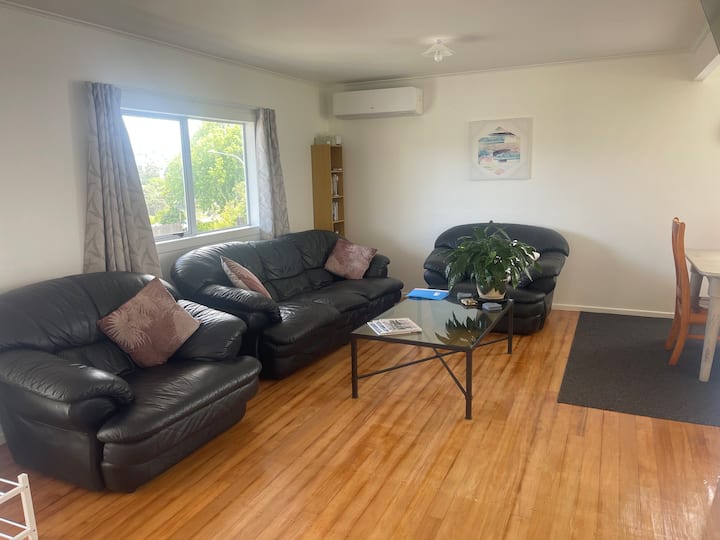 Sunny Private 3 Bdrm House, Free Wifi & Parking - Huapai