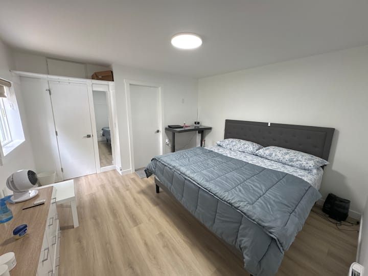 Modern & Sleek - Saskatoon