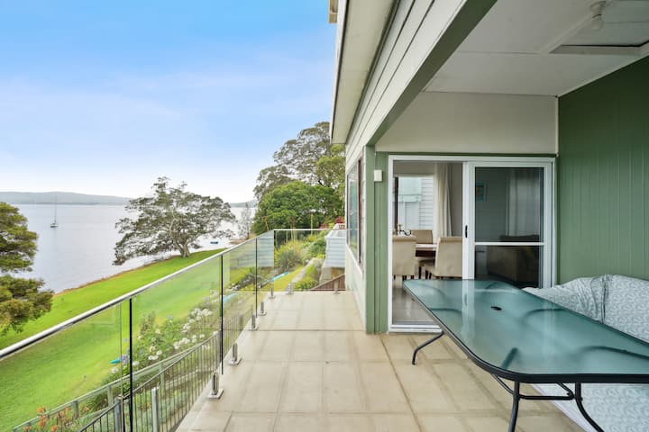 Level 1 Of Waterfront House With Panoramic Views - Ettalong Beach