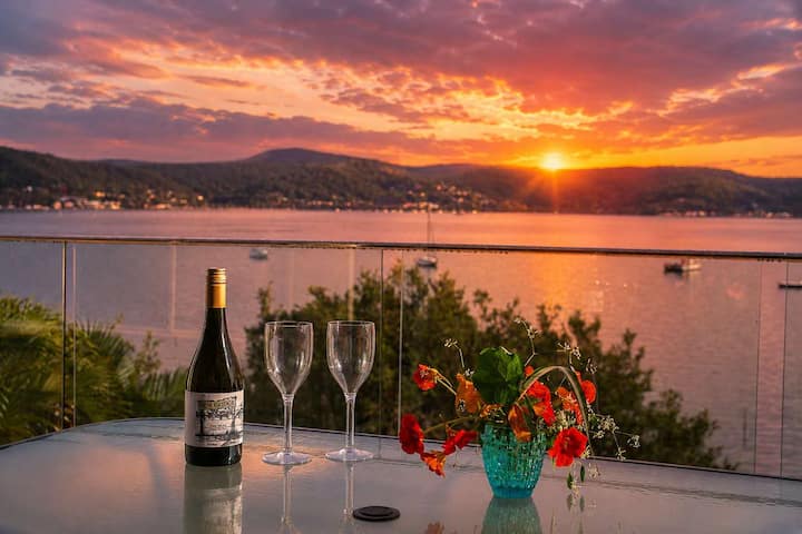 Level 1 Of Waterfront House With Panoramic Views - Gosford