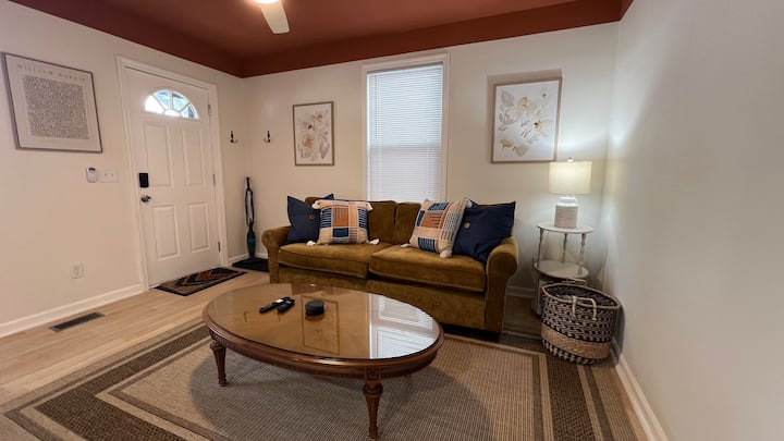 The Villetta - Little Italy - Pets Welcome! - Council Bluffs, IA