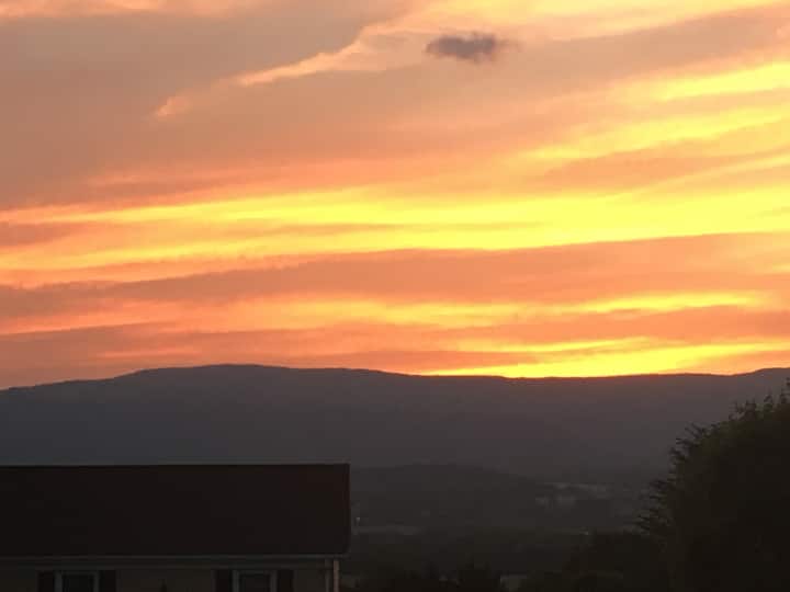 House On Hill W/ Mountain Views - Shenandoah, VA