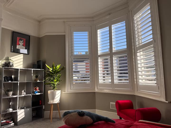 Modern Spacious Home From Home - Weston-super-Mare