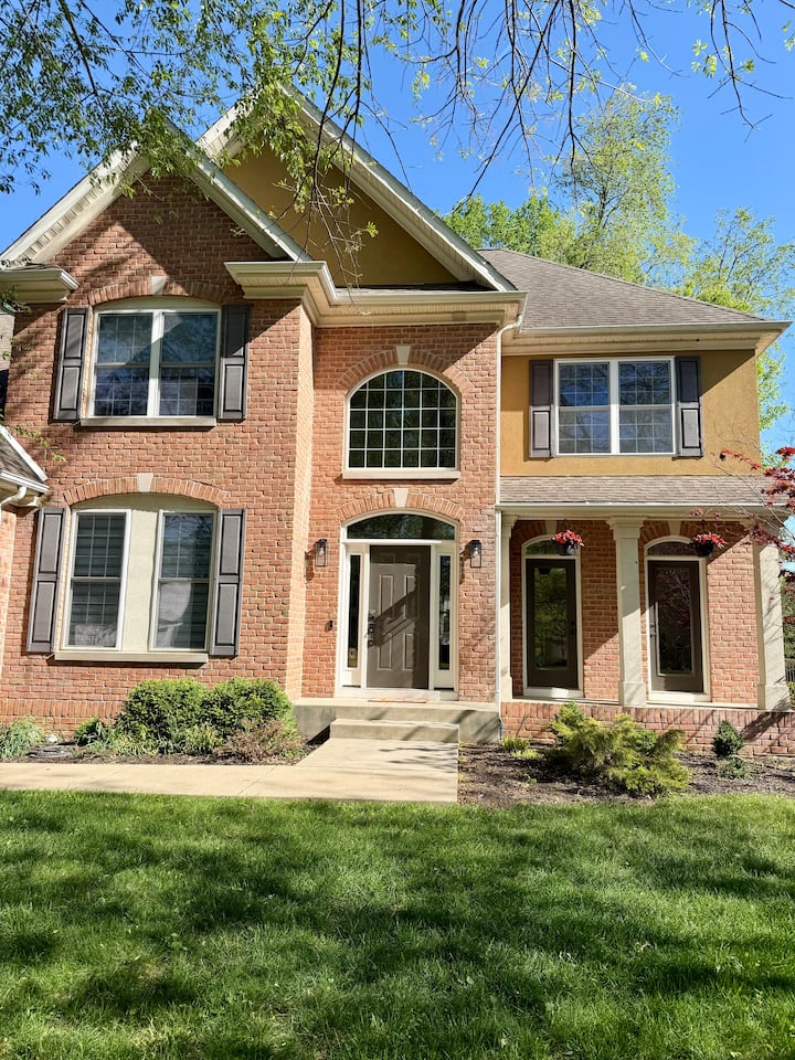 Iu Graduation Stay Spacious 4br Yard + Fire Pit - Bloomington, IN