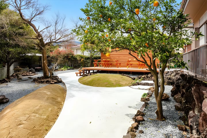 テラスBbq/広々ガーデン/一棟貸し宿/最大16名/駅徒歩圏/研修や合宿に最適 - Itō