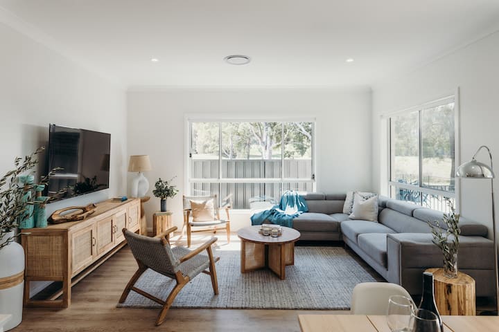 Caddy Shack One - Golf Views, Wine & Relaxation - Pokolbin