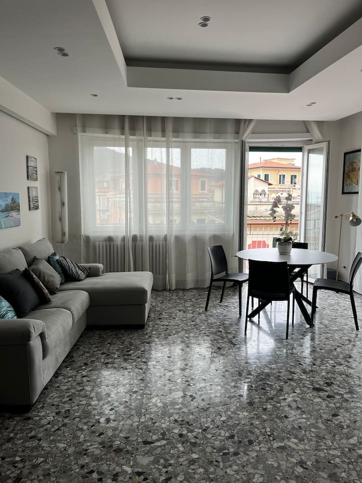 Attico 160mq, 3 Camere, Parcheggio In Centro Città - Gaeta