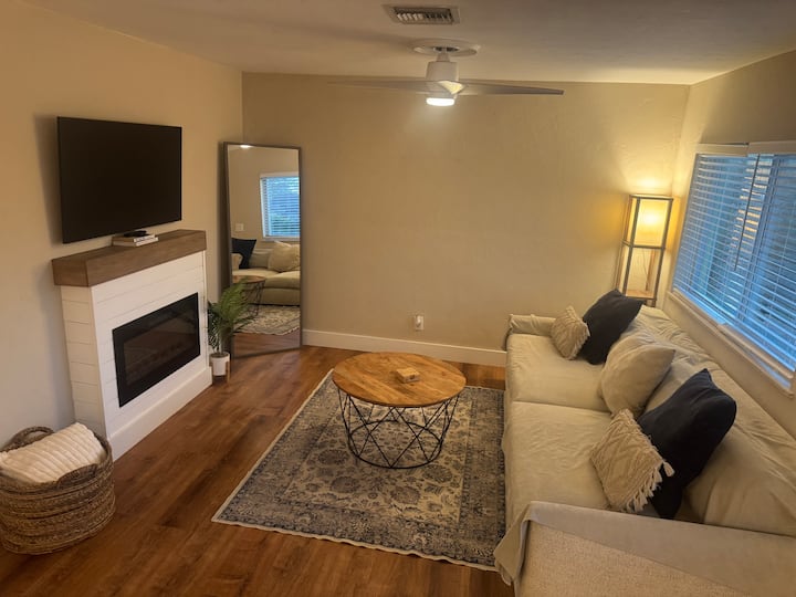 Cozy Apt Bayshore Arts District - Naples, FL