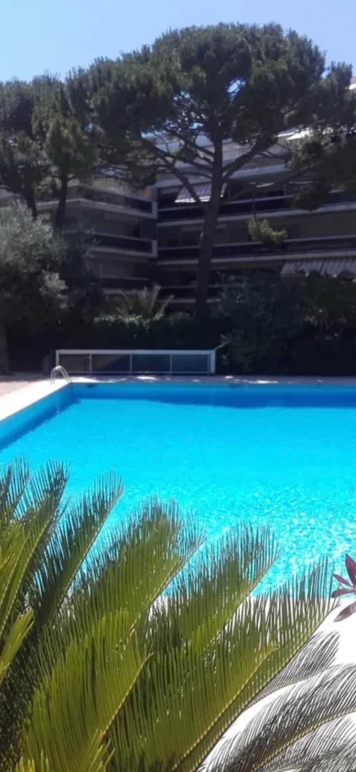 Charmant Studio Climatisé Avec Piscine - Antibes