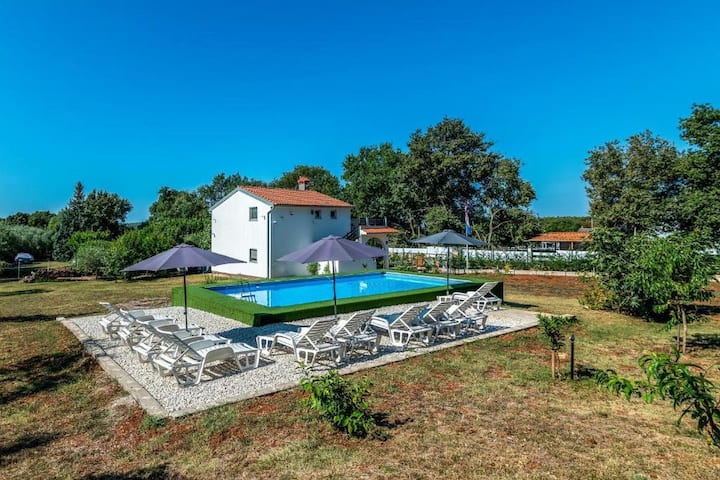 Apartment 5158-1 For 5 Pers. In Medulin - Medulin