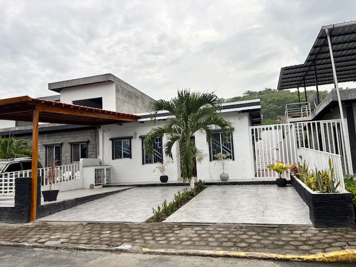 Casa Vacacional En Tonsupa - Atacames