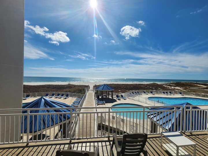 Sugar Beach Studio 208 Condo - Beachfront Property - Orange Beach, AL