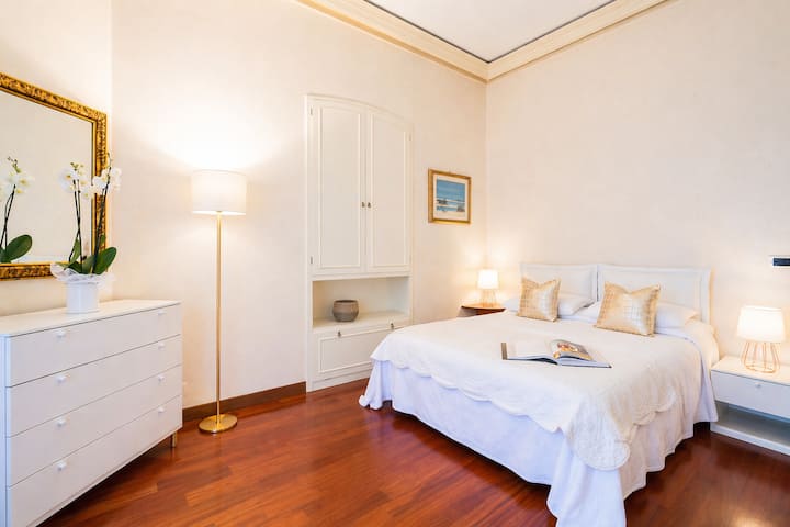 Luxury Flat In The Centre With Parking Space - Bordighera