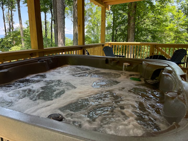 Mountain Top, Pool, Hot Tub, 20min From Blue Ridge - Ellijay, GA