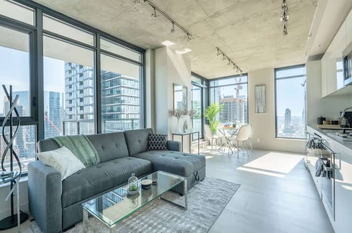 Corner Unit Dt Luxury Highrise Condo - Mount Royal University
