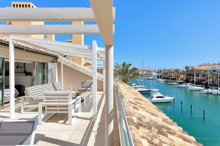 Marina 2 Bed Penthouse, Ocean View, Walk To Shops - Sotogrande