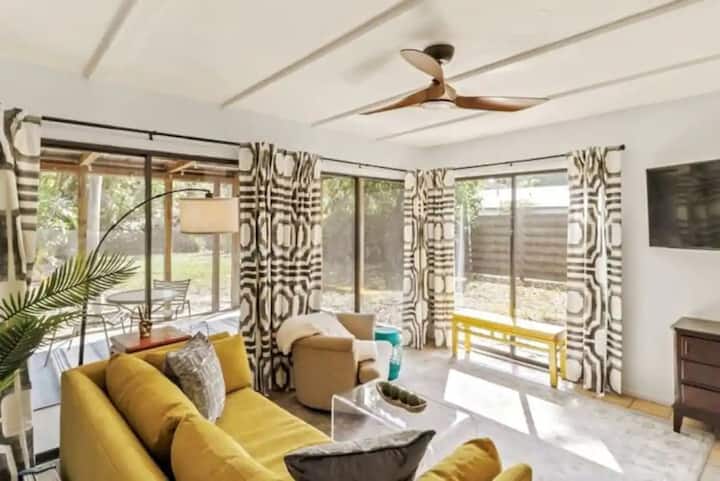 Treasured Piece Of History-sarasota 1940s Bungalow - Longboat Key, FL