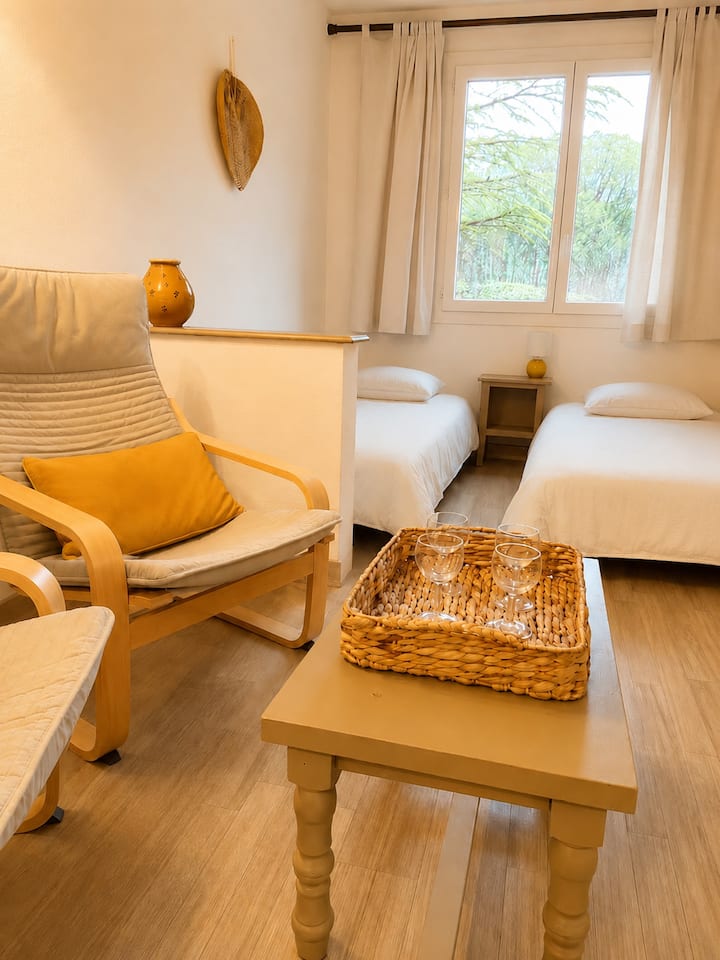 Studio 7 Confort Terrasse Et Wifi - Lac d'Esparron