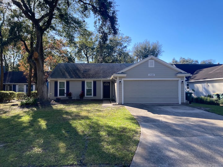 Chelsea House
Pet Friendly With Arcade/game Room! - Jacksonville