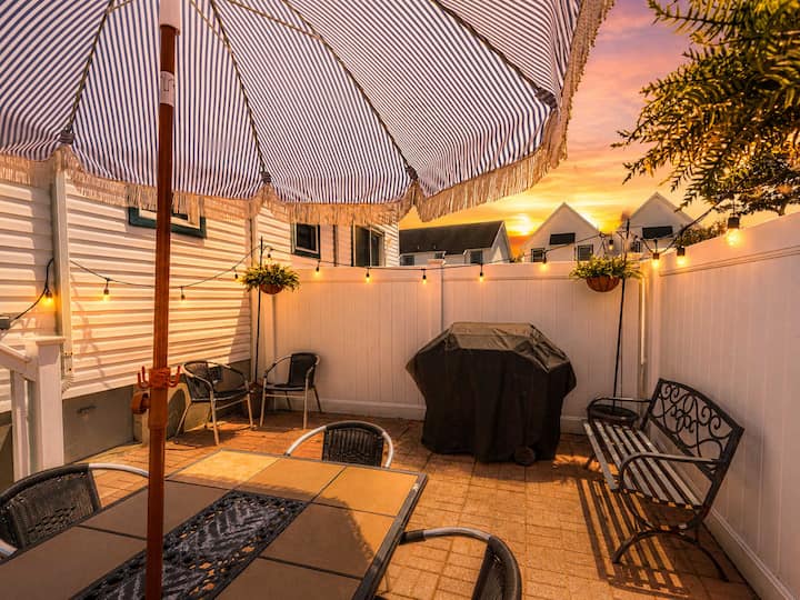 Pet Friendly Townhome Steps To Beach - Ocean City, MD