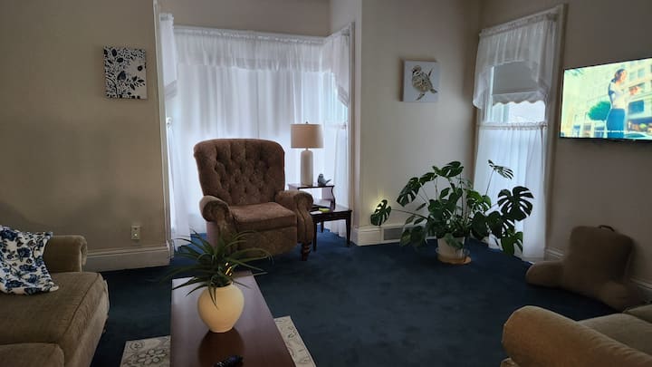 Come Relax At Victorian Charm - Fredonia, NY