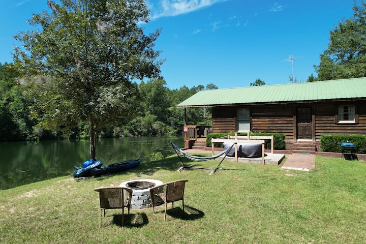 A Relaxing Cabin On Private Pond. Old Bells Secret - Congaree National Park, South Carolina