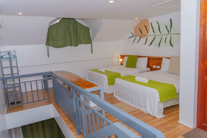 Royal Suites Duplex Room - San Vicente, Philippines