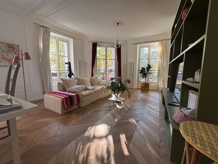 Fabulous And Large Apt Full Of Light In Montmartre - Paris