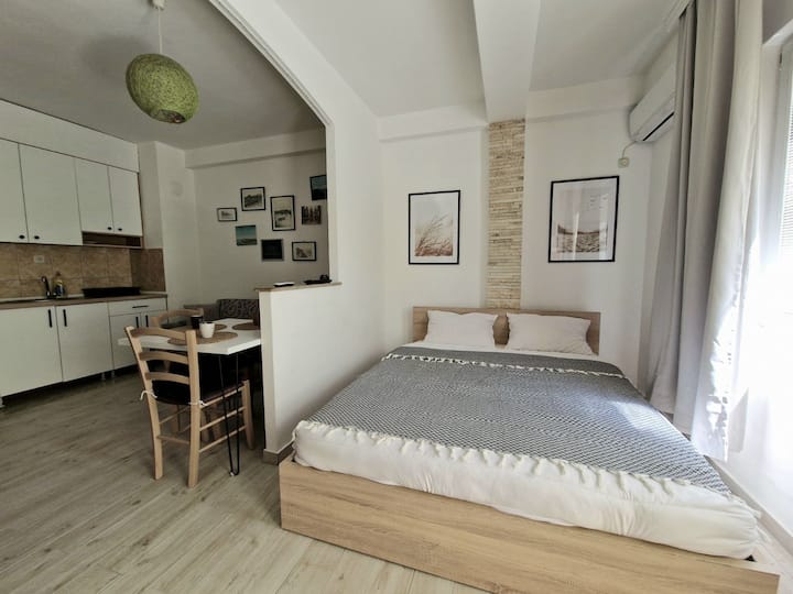 Quiet City Stay With Balcony & Parking - Ohrid