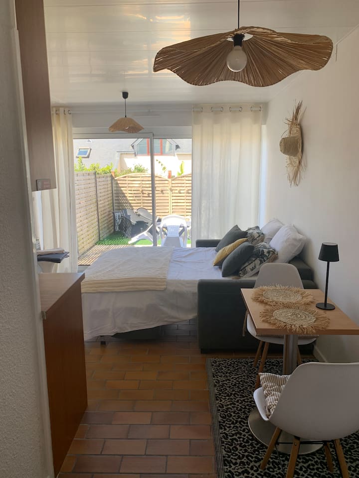 Studio Bord De Mer Avec Jardinet, Piscine, Parking - Guidel
