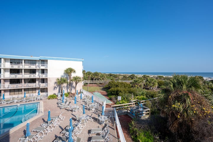 Sun, Splash & Chaos (The Fun Kind) • 2br Escape - St. Augustine Beach, FL