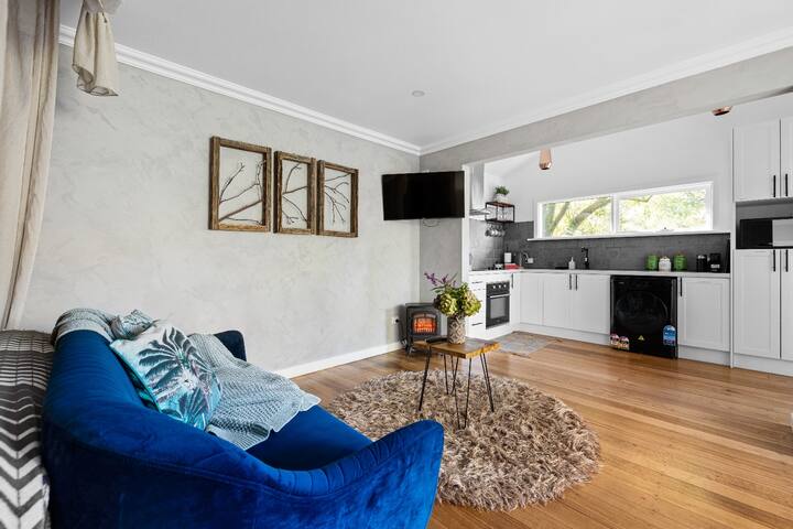Romantic Private Retreat With Spa, Garden, Firepit - Dandenong Ranges