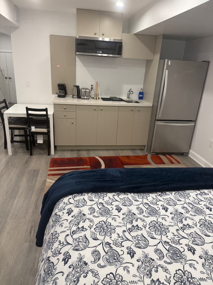 Newly Built Cozy Suit With Separate Entrance. - Aurora